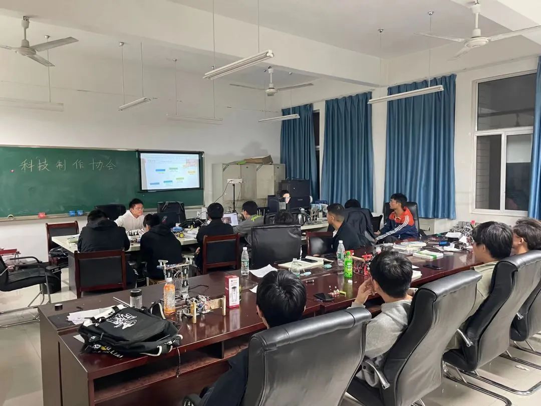 创新无止境！智能制造学院学生线上观看大学生创新创业专题培训课 智能制造学院